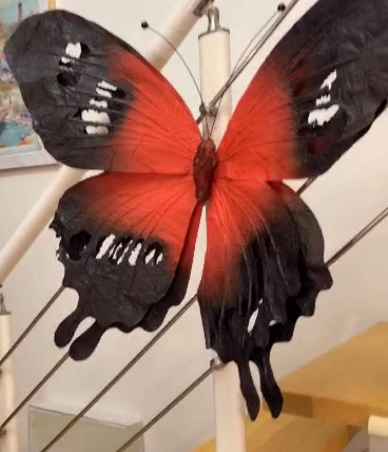 Giant Monarch Butterfly - 30cm to 100 Customized Oversized Paper ...
