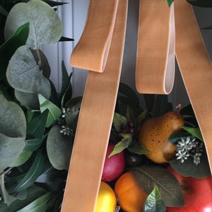 Colonial Williamsburg Wreath: Fruit Camel Velvet Ribbon White Berries ...