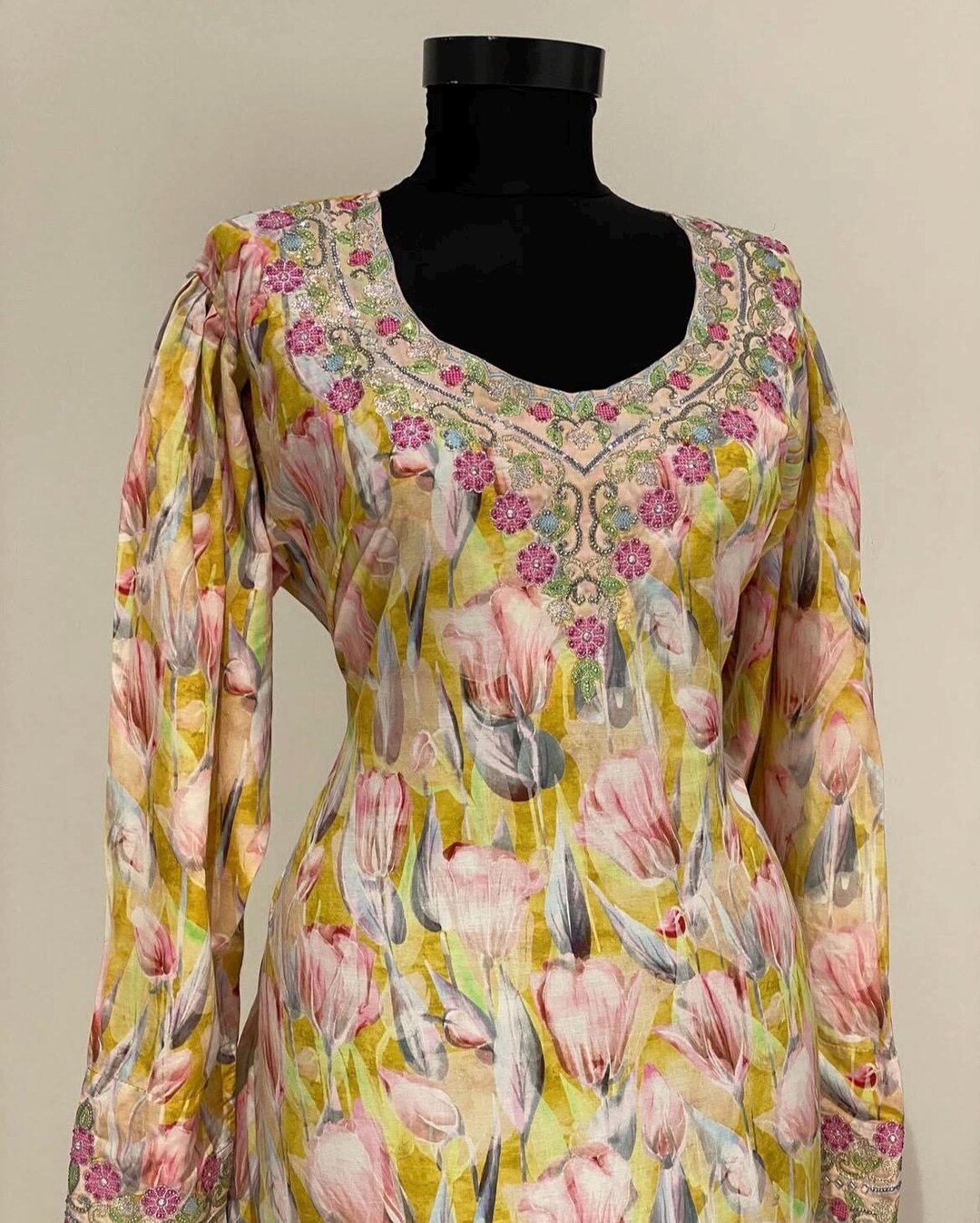 Mkwaar Traditional Emirati Dress - Hand-embroidered Kaftan Abaya for ...