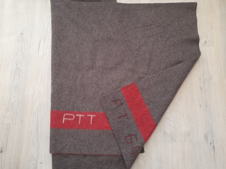 Vintage 60er Jahre 1964 Schweizer Armee-Decke aus reiner Wolle in Braun ...