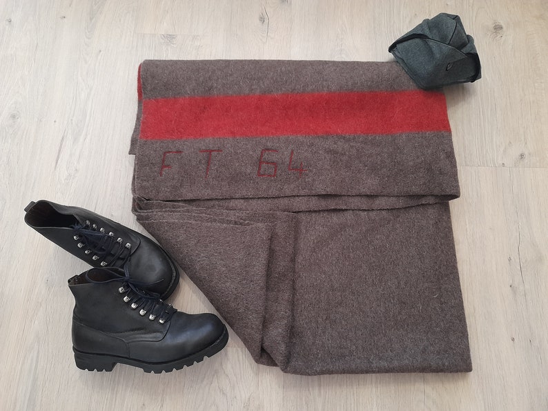 Vintage 60er Jahre 1964 Schweizer Armee-Decke aus reiner Wolle in Braun ...