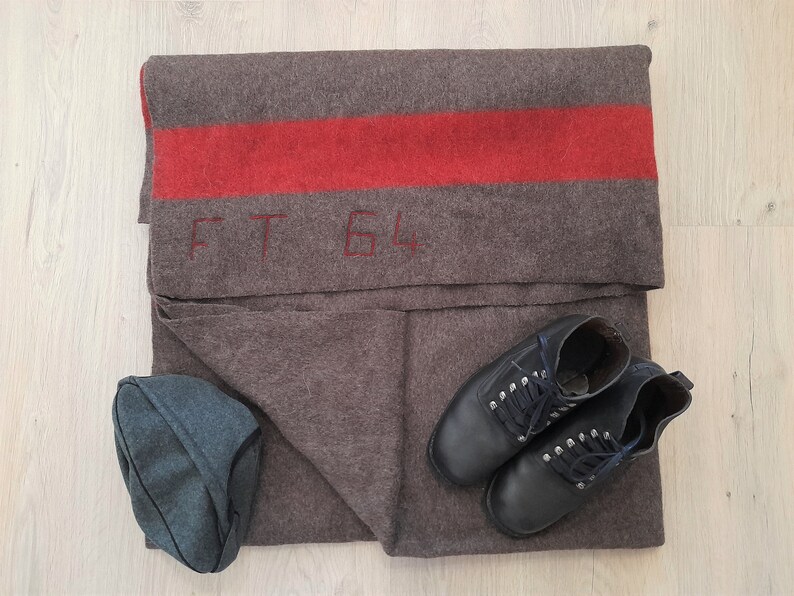 Vintage 60er Jahre 1964 Schweizer Armee-Decke aus reiner Wolle in Braun ...