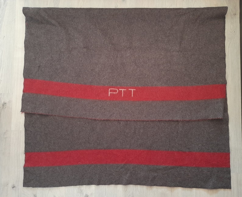 Vintage 60er Jahre 1964 Schweizer Armee-Decke aus reiner Wolle in Braun ...