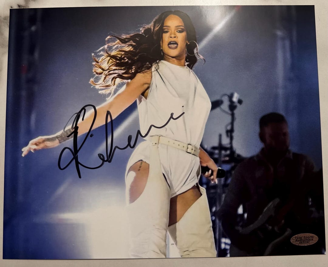 Rihanna Rnb Pop Singer Autographed 8x10 Photo COA - Etsy