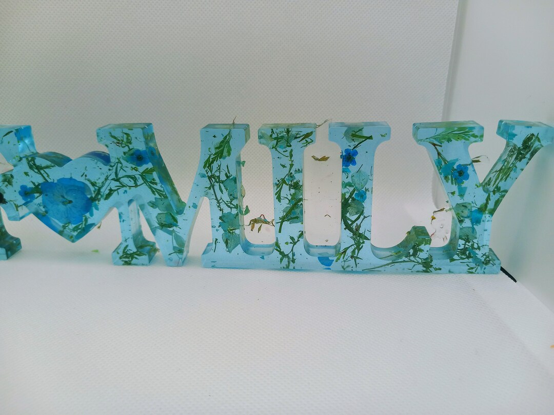Personalised Freestanding Resin Sign Resin Word Plaque Flower Resin ...