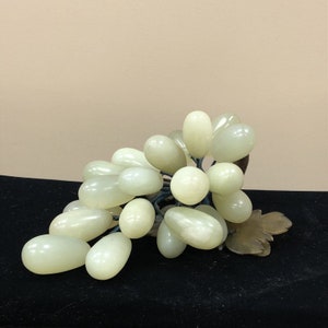Vintage Green Jade Twenty Grape Carved Cluster Floral Fruit Decorative ...