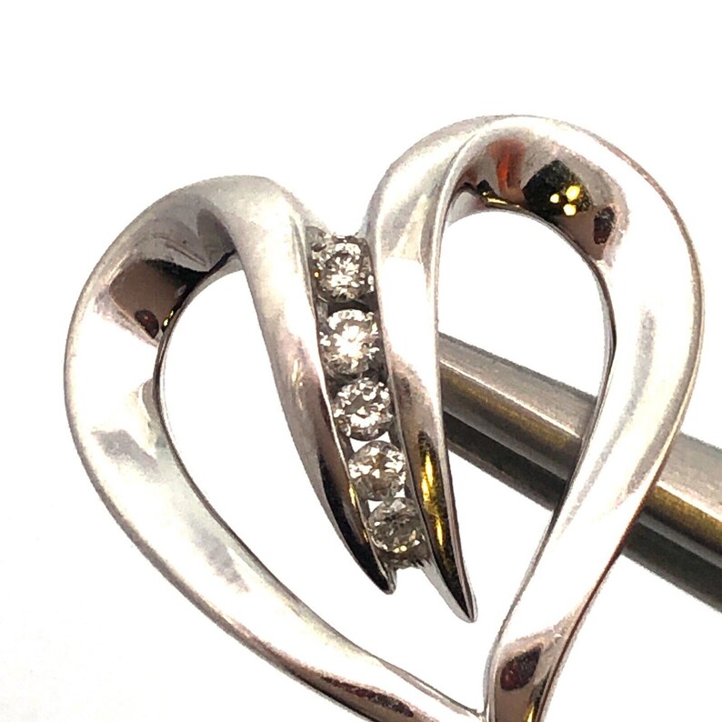 Designer 14K White Gold Round Diamonds Heart Shaped Valentines Love ...