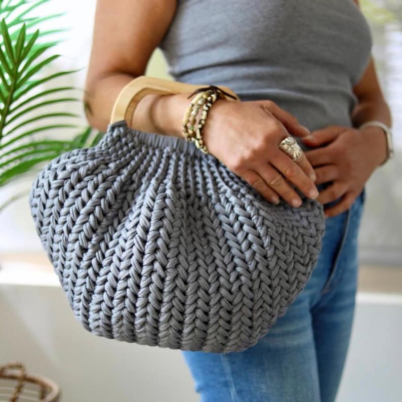 Crochet Bag Pattern With Wooden Handles, Crochet Handbag Pattern ...