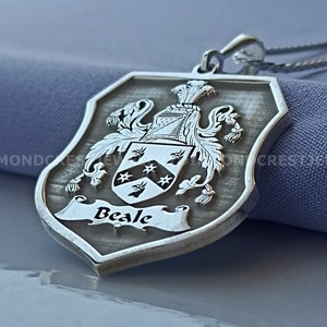 Custom Family Crest Necklace: Solid Gold Signet Pendant - Etsy