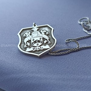 Custom Family Crest Necklace: Solid Gold Signet Pendant - Etsy
