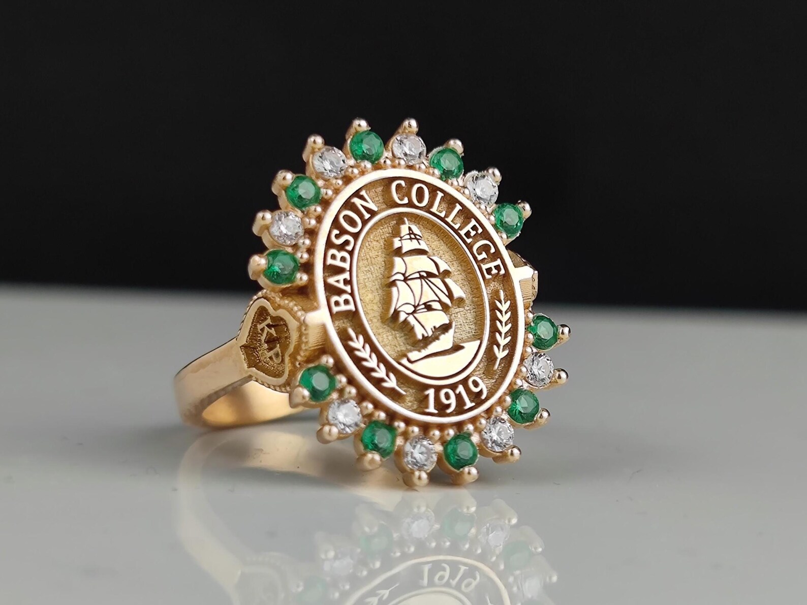 Customizable Gold College Ring: Personalized University Class Jewelry ...