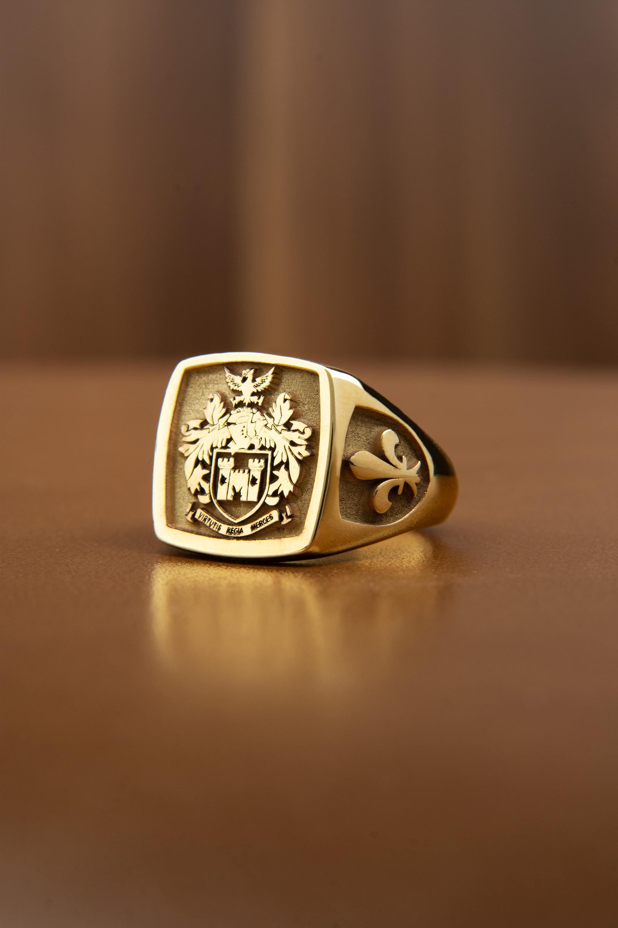 Family Crest Signet Ring Gold, Coat of Arms Ring, Custom Heraldic Ring ...