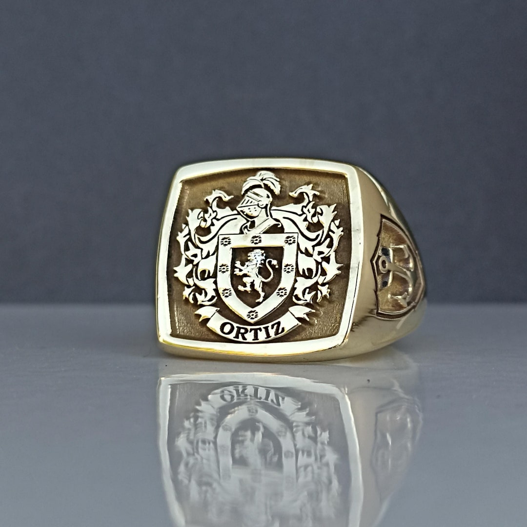18K Gold Custom Family Crest Signet Ring: Personalized Coat of Arms - Etsy