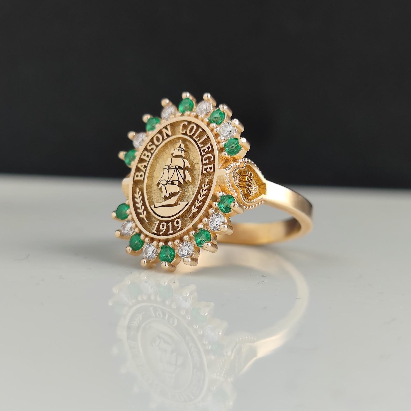 Customizable Gold College Ring: Personalized University Class Jewelry ...