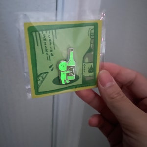 PREORDER: Little Green Man Enamel Pin - GLOWS - Etsy
