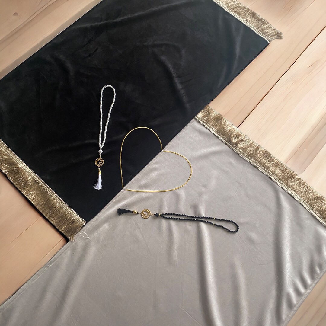 Custom 2 Prayer Mat Set With Heart Design, Couple Prayer Mat, Two Love ...