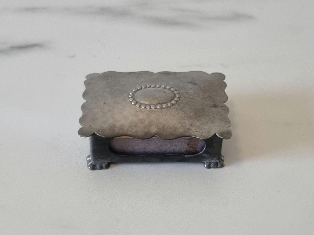 Vintage Matchbox 1900s in Silver Metal With Nice Decor on Lid and Feets ...