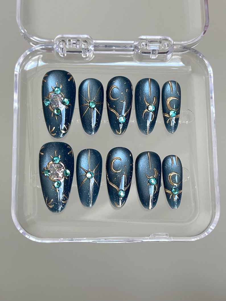 Cat Eye Gold Chrome Star Press on Nails: Hand Painted Custom Nails - Etsy