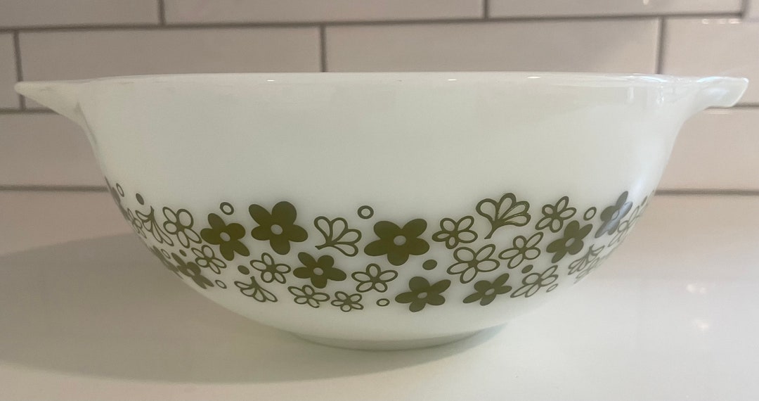 Pyrex Spring Blossom/crazy Daisy Cinderella Bowl - Etsy