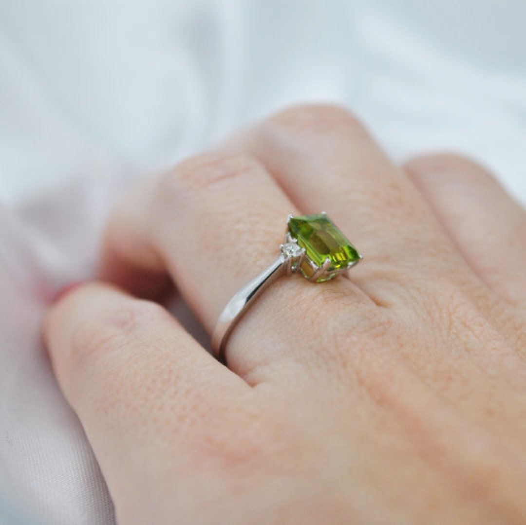OLIVINE DIAMOND RING, 18 Carat White Gold Ring, Olivine and Diamonds, Olivine 8x6 Mm, Olivine ...