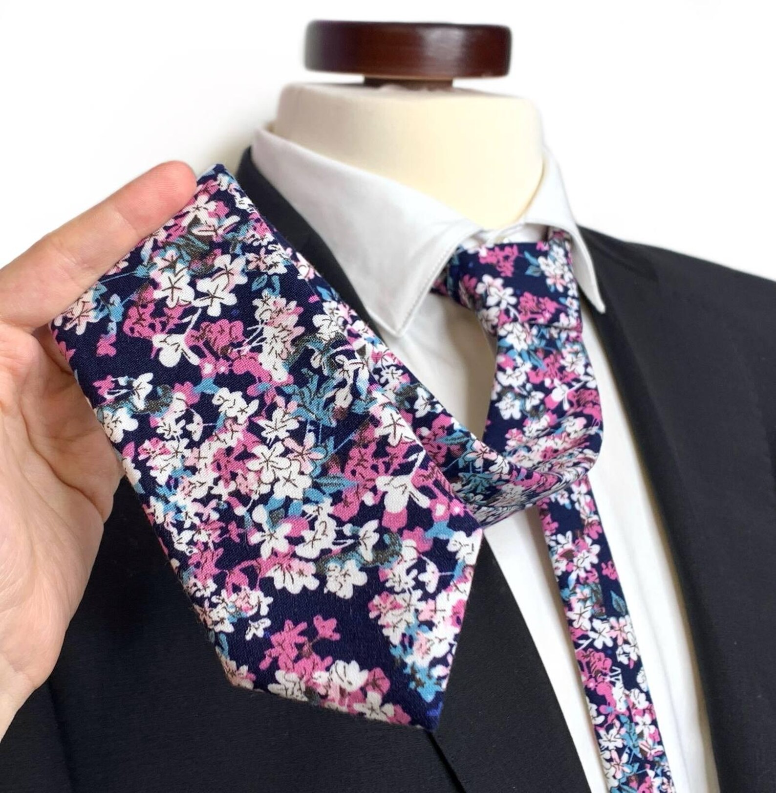 Navy Floral Necktie WISTERIA , LAVENDER , LILAC Floral Tie, Wedding ...