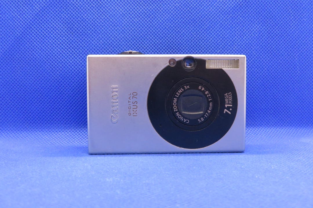 Vintage Retro Canon Digital IXUS 70 Powershot ELPH SD1000 7.1 MP ...