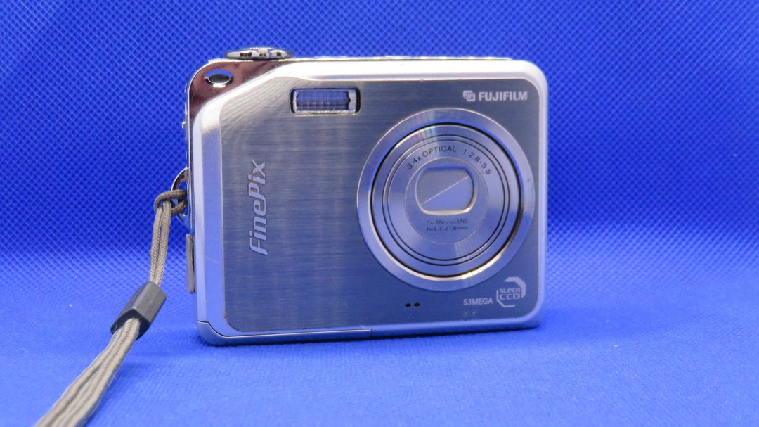 Vintage Rare Retro Fujifilm Finepix V10 5.1 MP Digital Top Camera Point Shoot Camera Digital ...