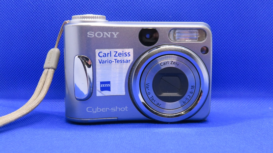 Vintage Retro Y2K Sony Cybershot Carl Zeiss DSC-S60 4.1 MP Digital Top Camera Point Shoot Camera ...