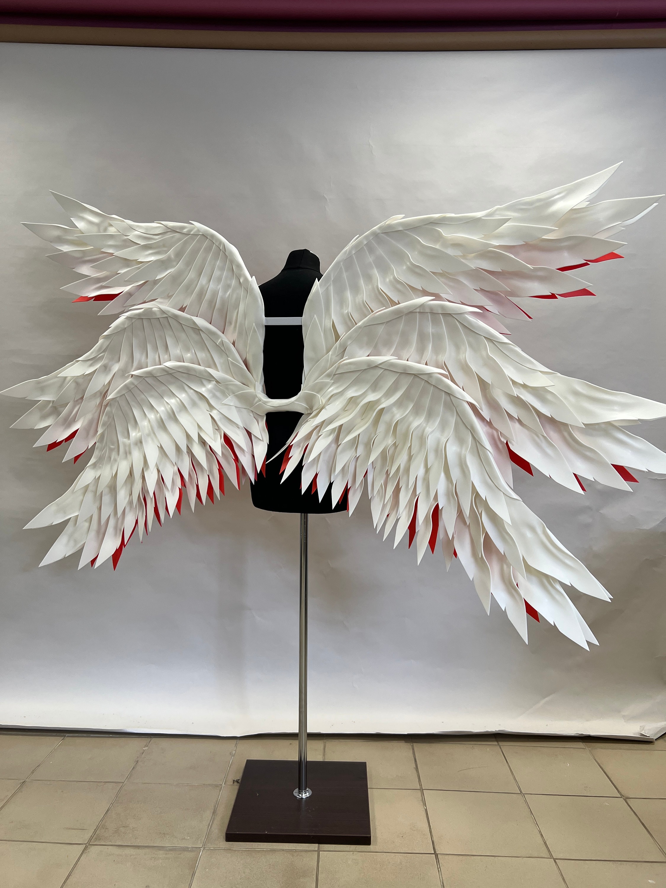 Ali di Lucifero, costume con ali d'angelo bianche e rosse con 6 ali ...