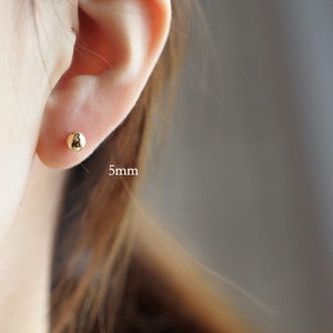 14K Solid Gold Small Flat Ball Stud Earrings, 4mm 5mm Minimalist Dainty Screw Backs Ball Stud ...