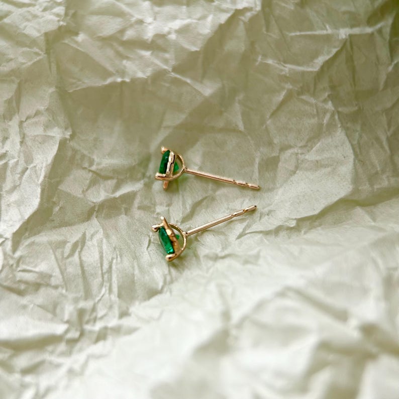 9K Solid Gold Emerald Kitten Stud Earrings, Dainty Cat Jewelry - Etsy