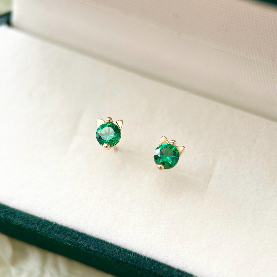 9K Solid Gold Emerald Kitten Stud Earrings, Dainty Cat Jewelry - Etsy