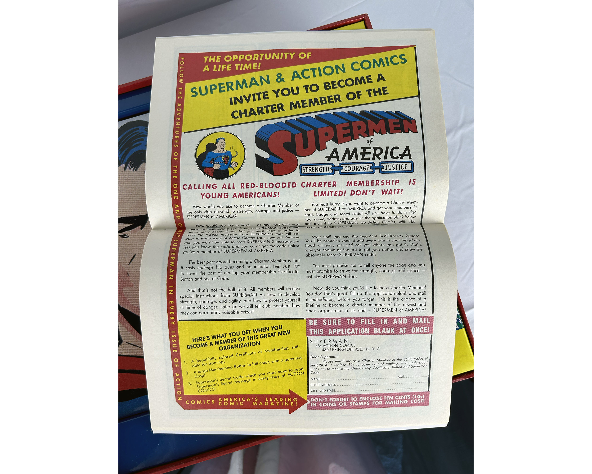 Superman Masterpiece Edition Box Set With Superman Statue, Comic, and ...