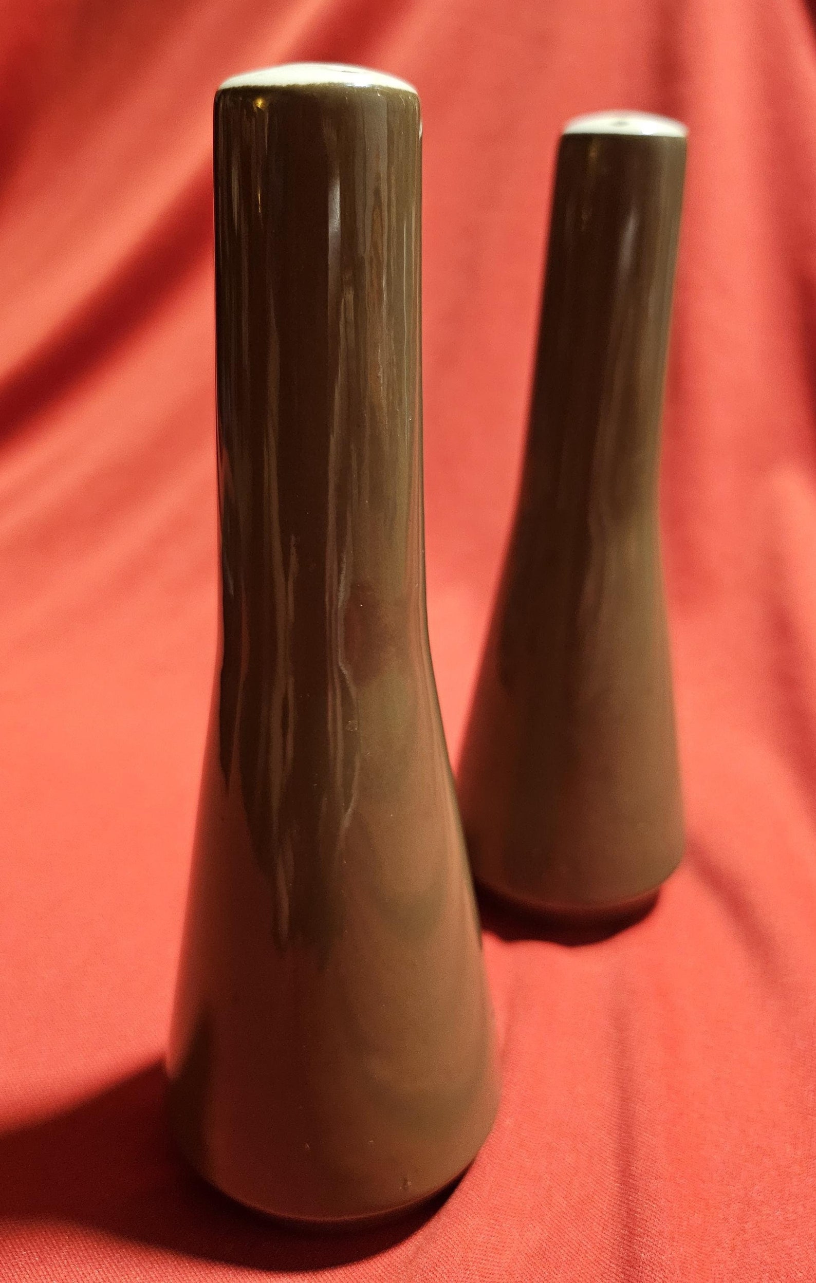 Vintage Mid Century Modern Retro Salt and Pepper Shakers Tall Taper ...