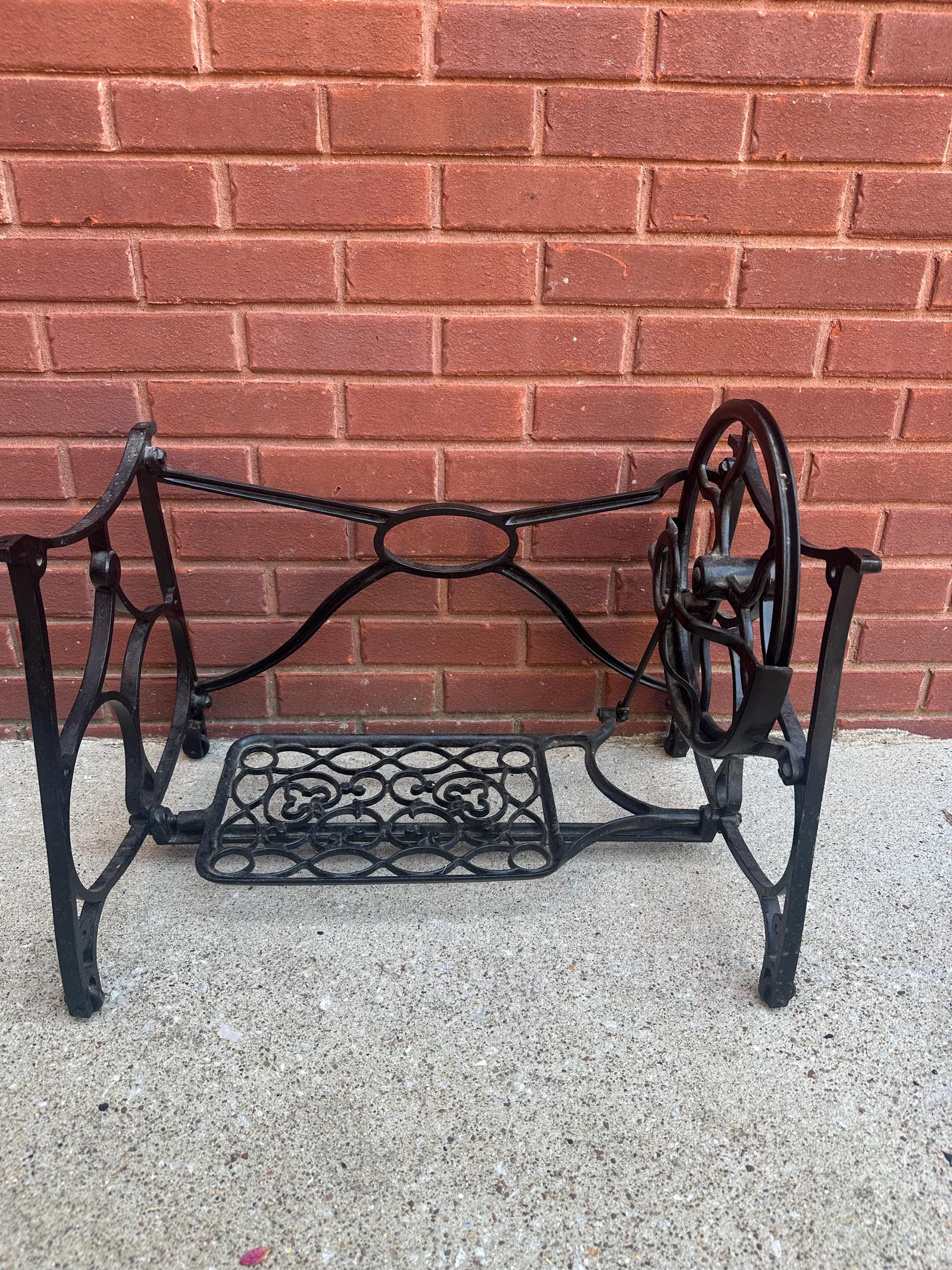 Antique Cast Iron Treadle Sewing Machine Base | Industrial Table Legs ...