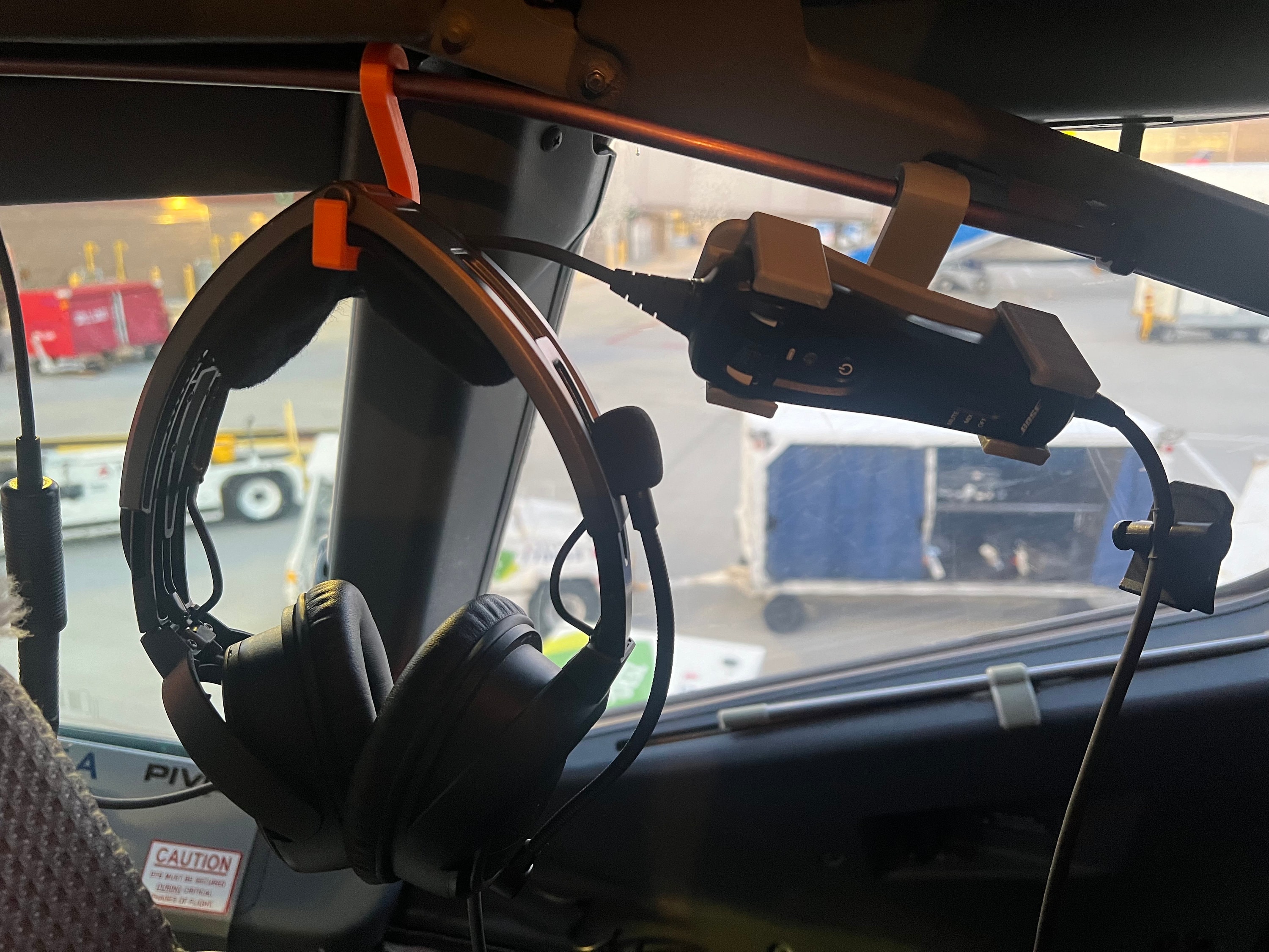 Bose A20 Boeing 737 Headset Control Hanger and Hook Set - LIFETIME ...