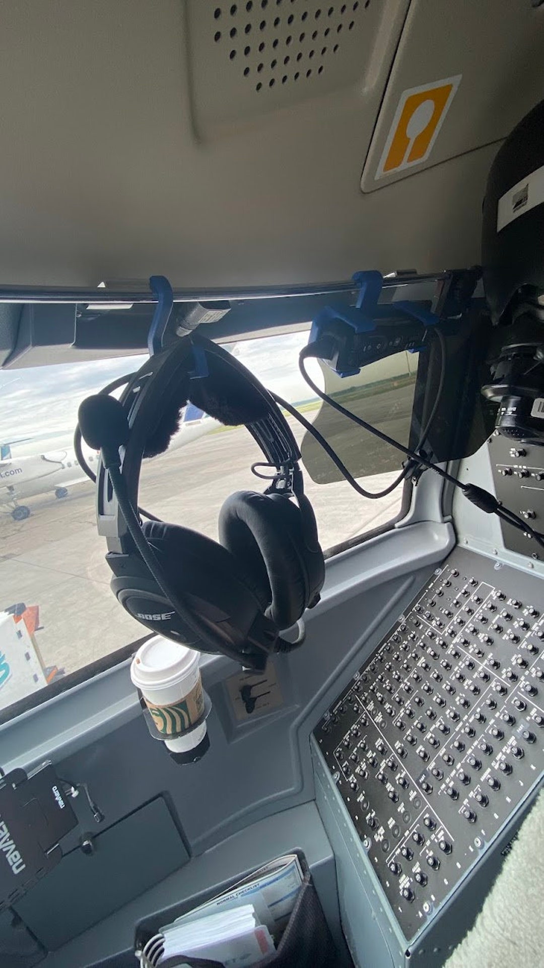 Bose A20 Q400 Dash 8 Headset Control Hanger and Hook Set Horizontal ...