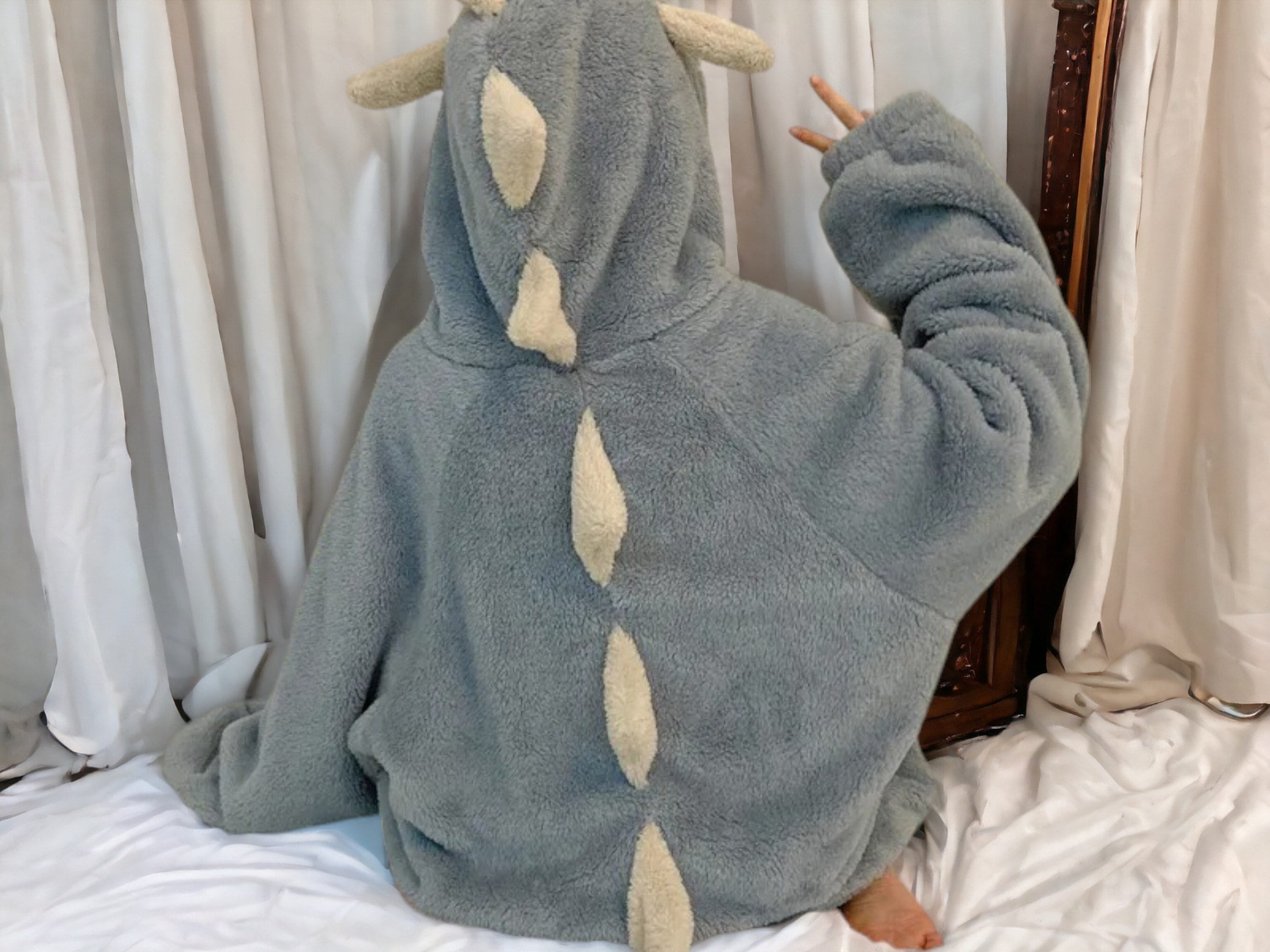 Wearable Hooded Handmade Blanket Trendy Plush Buttoned Thick Throw ...