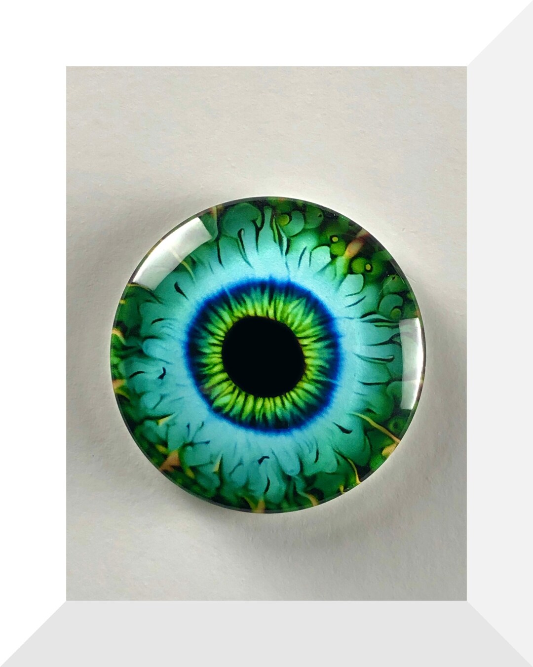 Alien Eye / Eldritch Horror / Wire Wrapping Pendant / Creepy Eye ...