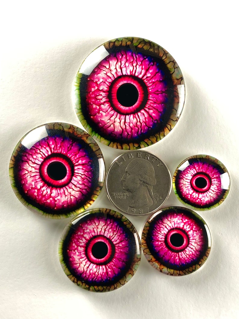 Alien Eye / Eldritch Horror / Wire Wrapping Pendant / Creepy Eye ...