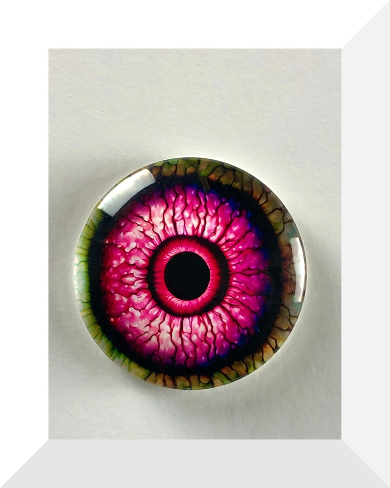 Alien Eye / Eldritch Horror / Wire Wrapping Pendant / Creepy Eye ...