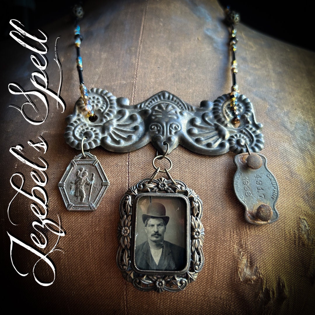 For the Dead Travel Fast Necklace - Inspired by Dracula's Johnathan ...
