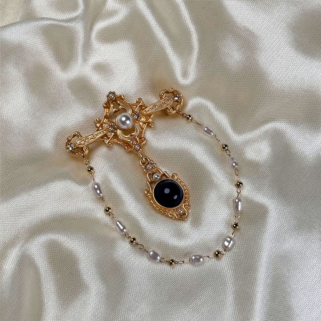 Baroque Pearl Brooch: Vintage Court Style Cravat Pin - Etsy