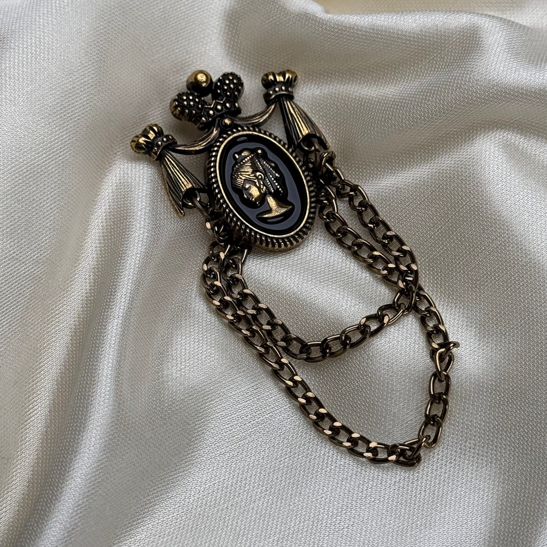 Vintage Chain Badge, Chain Brooch, Women's Head Brooch, Bronze Chain ...