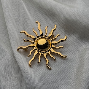Vintage Gold Sun Brooch: Alloy Sunshine Pin Badge - Etsy