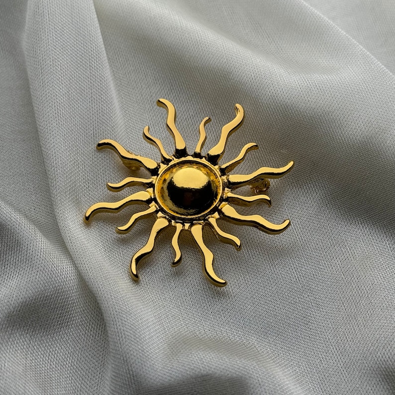 Vintage Gold Sun Brooch: Alloy Sunshine Pin Badge - Etsy