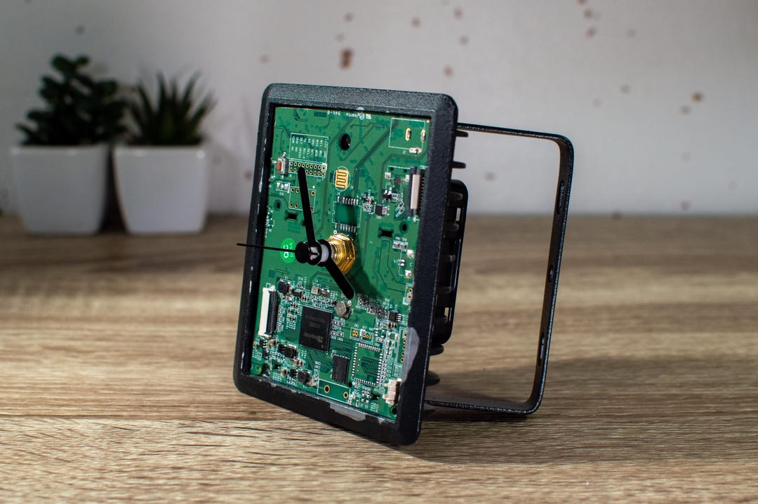 Unique Handcrafted Clock | Vintage LED Light Reflector and Circuit ...