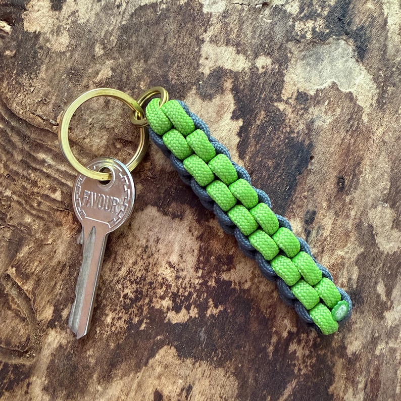 Handmade Cobra Weave Paracord Keychain | Solid Brass Hardware, Key Ring ...