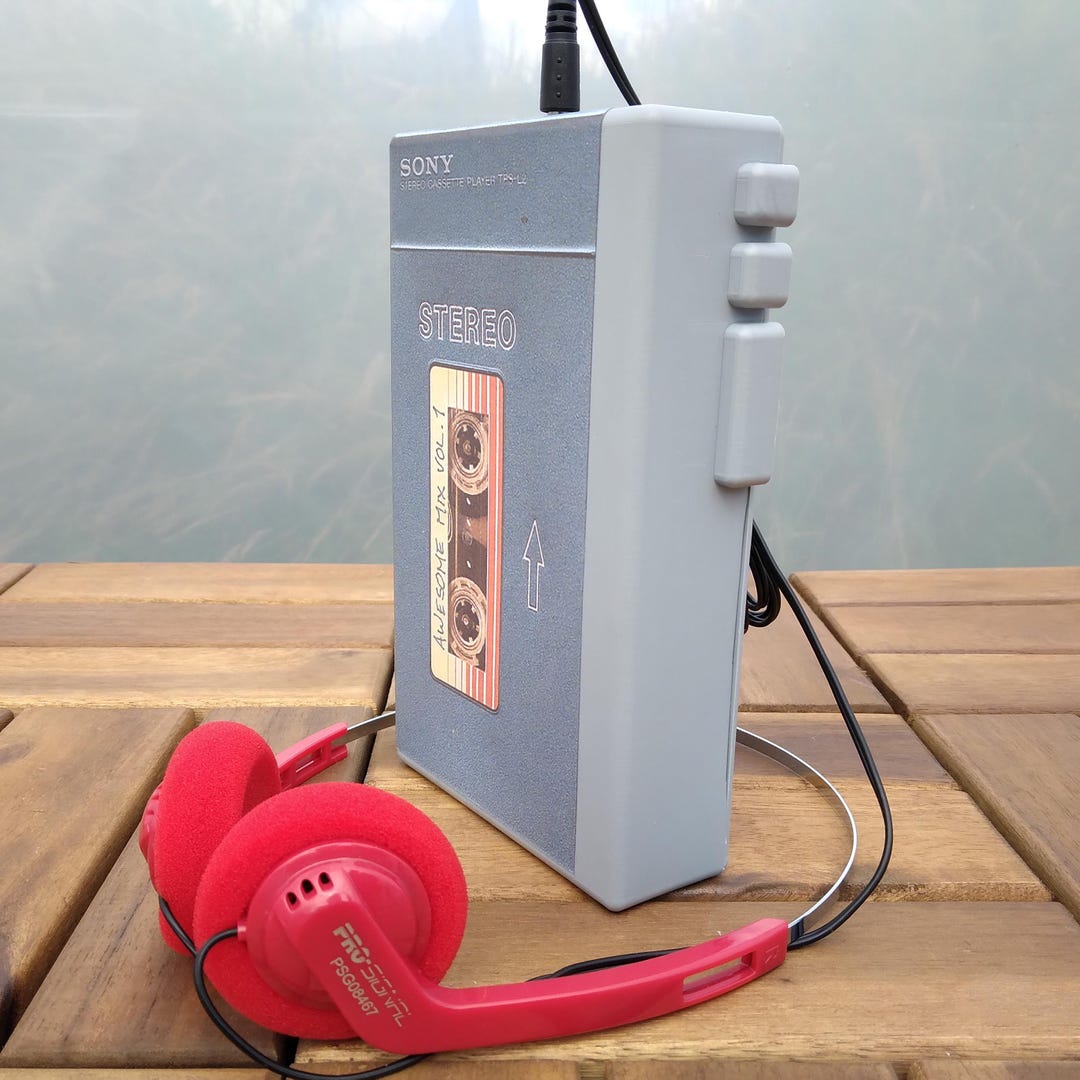 TPS-L2 Prop With Red Headphones for Star Lord Cosplay, Fancy Dress and ...