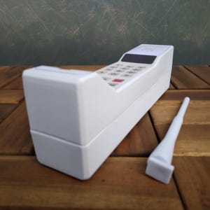 Scream Brick Phone Prop in White for Fancy Dress and Cosplay- the Front ...